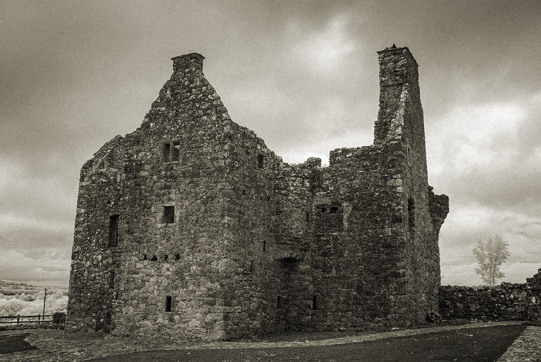 Tully Castle – Tony O'Neill