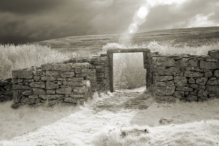 Cahermore Stone Fort – Tony O'Neill