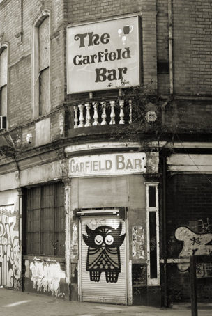 The Garfield Bar – Tony O'Neill