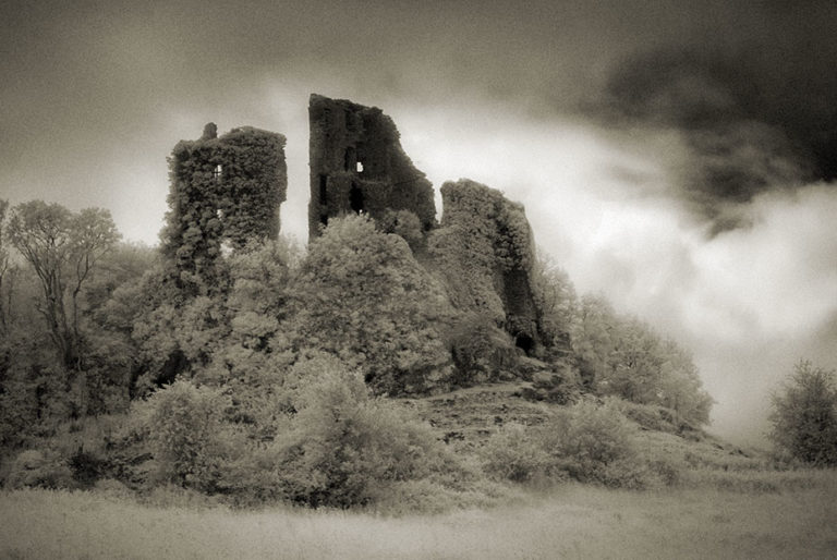 Carrigogunnell Castle – Tony O'Neill