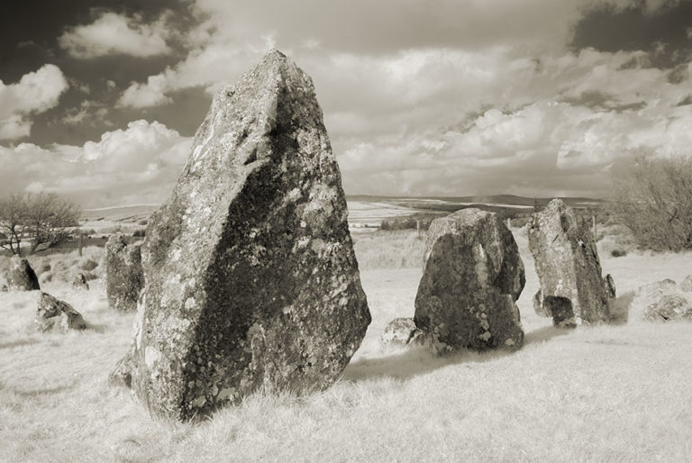 Megalithic Ireland – Tony O'Neill
