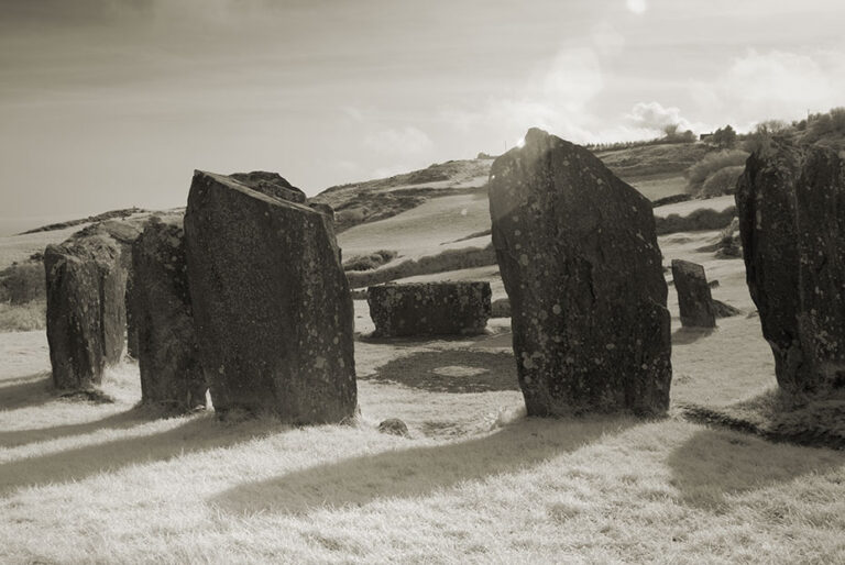 Megalithic Ireland – Tony O'Neill